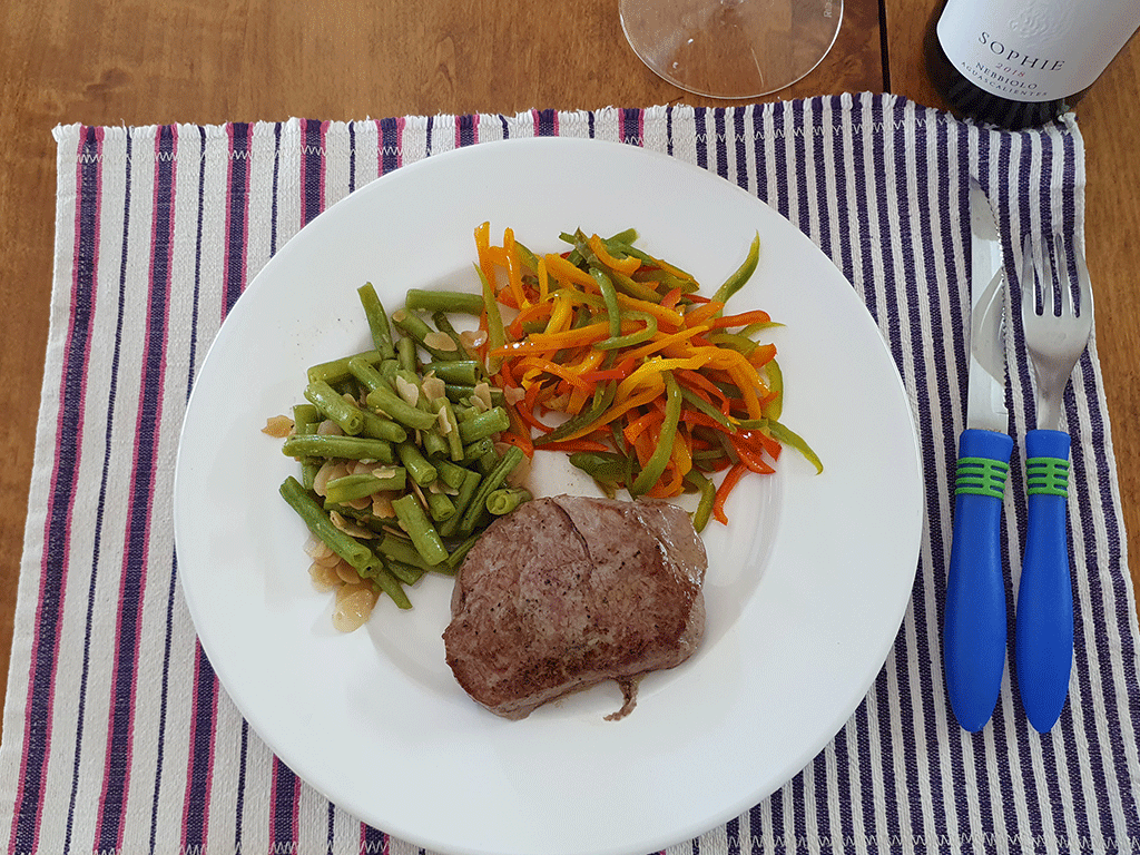 Día 12 - Ejotes con Almendras y Ensalada Caliente de Mini Pimientos ...